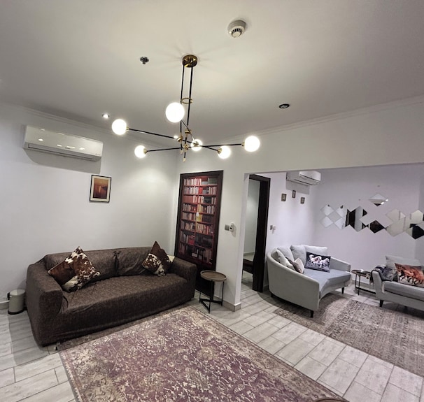 Next F1 Circuit 3-bdr Apartment With Ac, Wifi In Charming Cornish Jeddah - Jeddah