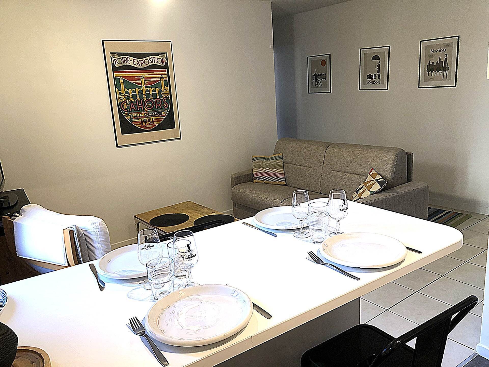 Appartement, Place Saint Priest, 1er éTage, 2 éToiles - Lot