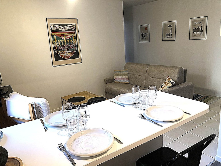 Appartement, Place Saint Priest, 1er éTage, 2 éToiles - Lot