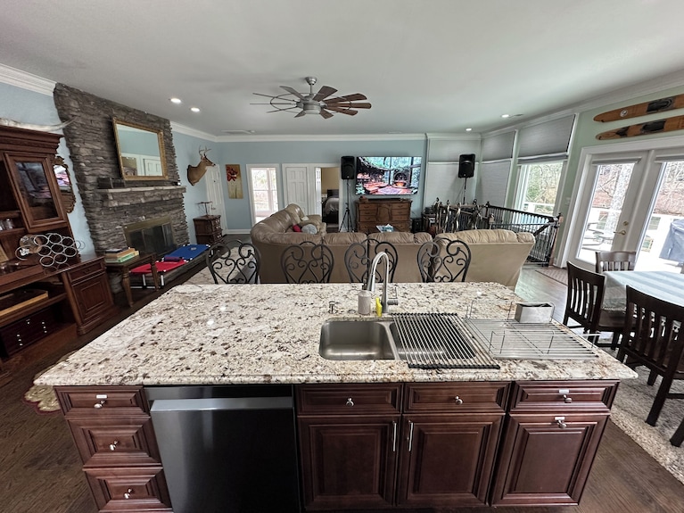 Family-friendly Lakefront Home With Hot Tub, Firepit, Dock & Breathtaking Views! - Rock Hill, SC