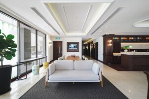 Área de estar no saguão