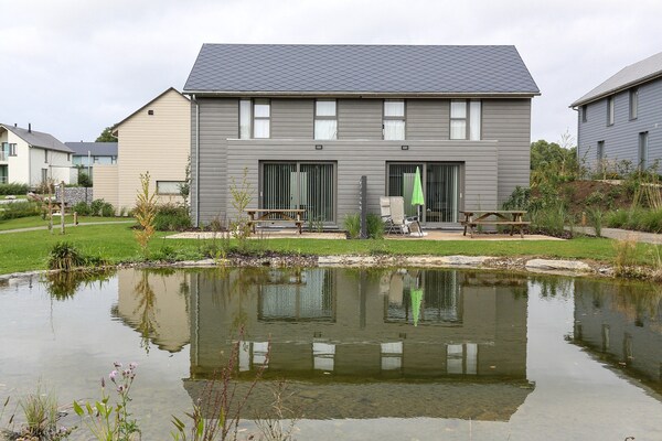 Lakeside Bliss Retreat - Froidchapelle