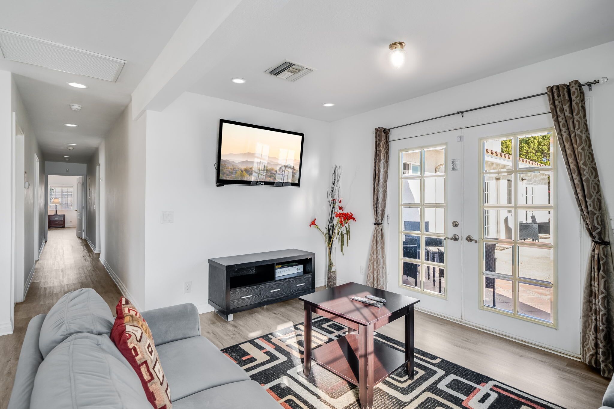 Navigate Stays Hoops And Hues Hideaway - Palm Springs, CA