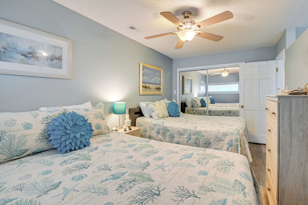 Walk To Beach: Top-floor Condo In Murrells Inlet - Garden City, SC