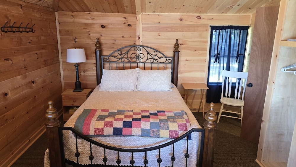 Saltwater Serenade Priv SANDY beach with Bayview for Miles - Corea | Vrbo