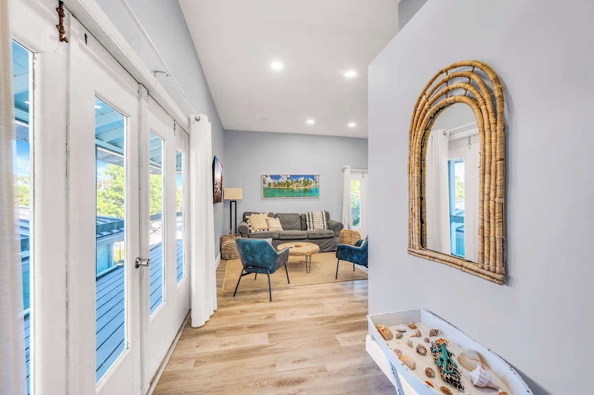 Seahorse Suites #4. A Perfect Beach Getaway! - Sanibel Island, FL