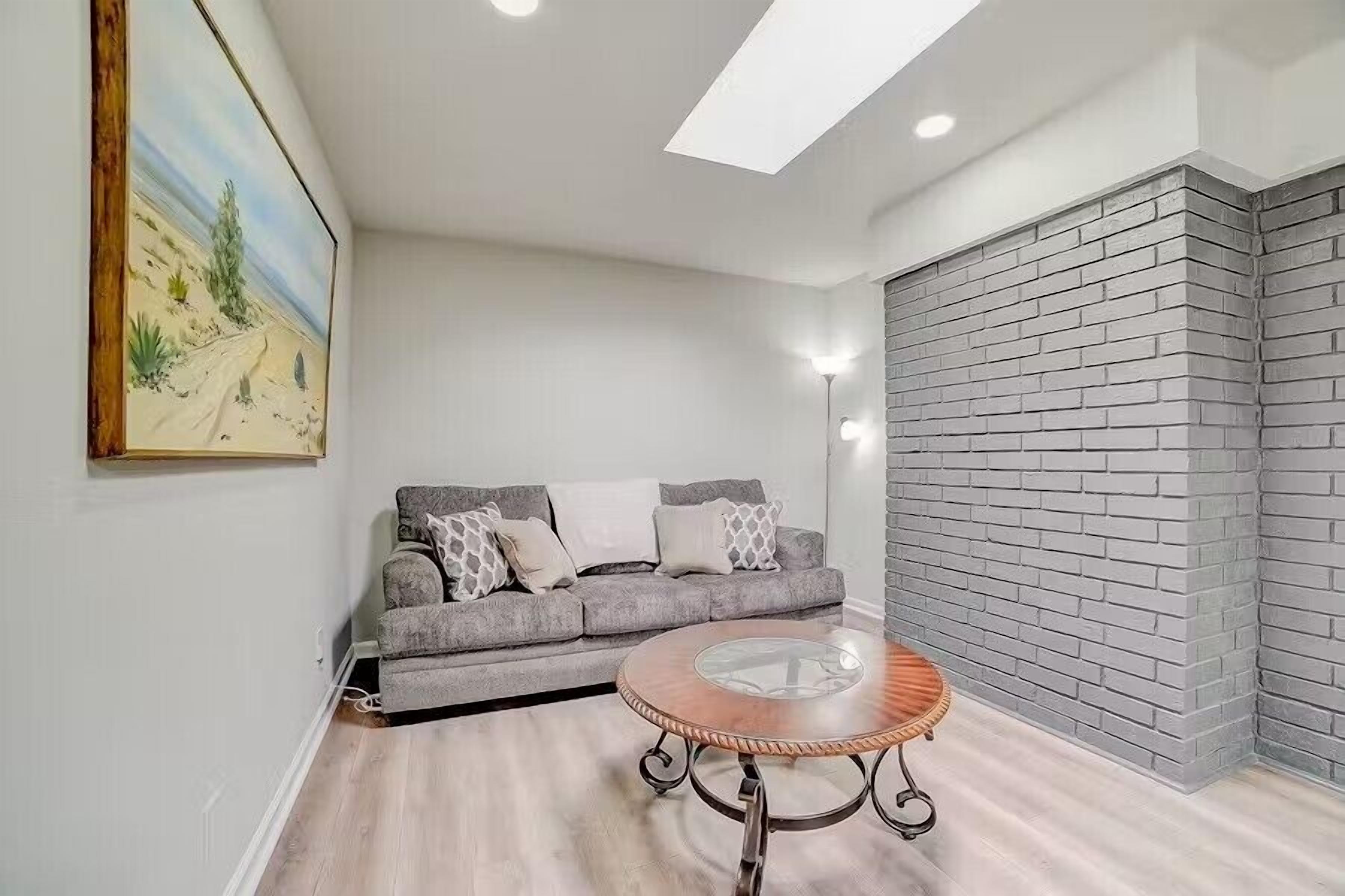 Inviting Home With Heated Pool And Dog-friendly - Sunrise - San Antonio