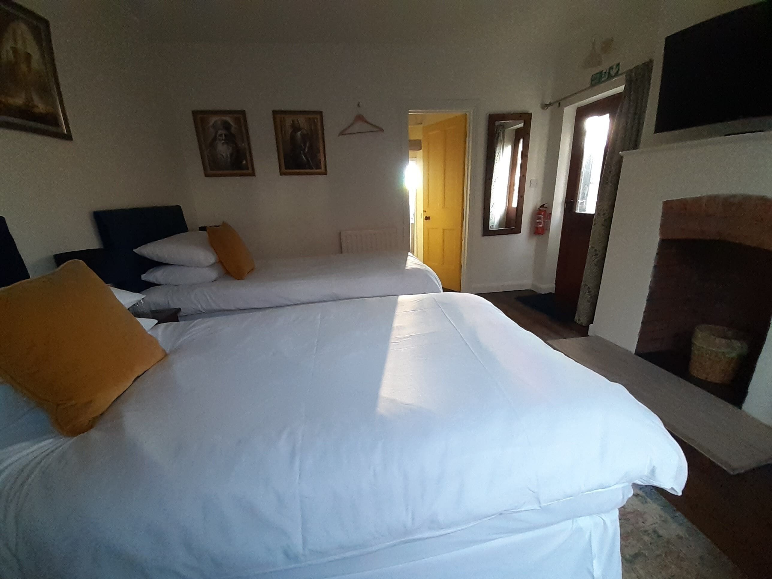 Confortable-cama De Matrimonio O Dos Camas-baño Privado Con Ducha - Glastonbury