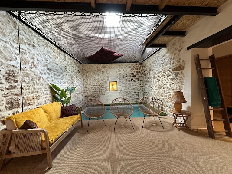 Belle Maison 5 éToiles, Piscine Intérieur, Filet De Catamaran, Terrasse - Département Gard