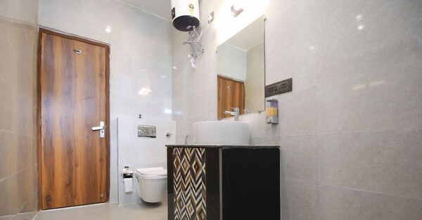 Hotel Royal Shivam Residency - Rishikesh