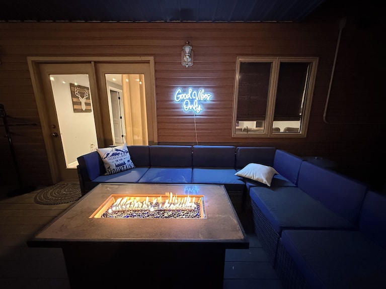 Mtn Views~hot Tub~2 Game Rms~fire Pit~pet Friendly~top Of Mountain - Harrisonburg, VA