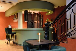 TV de tela plana 100 cm com canais a cabo