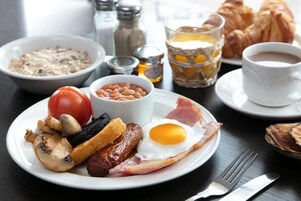 Café da manhã com buffet todos os dias mediante uma taxa