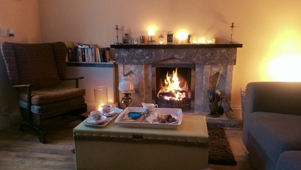 Lakeside Farmhouse (5 Mins From Beaches) With Private Walks And Gardens - County Donegal, Ireland