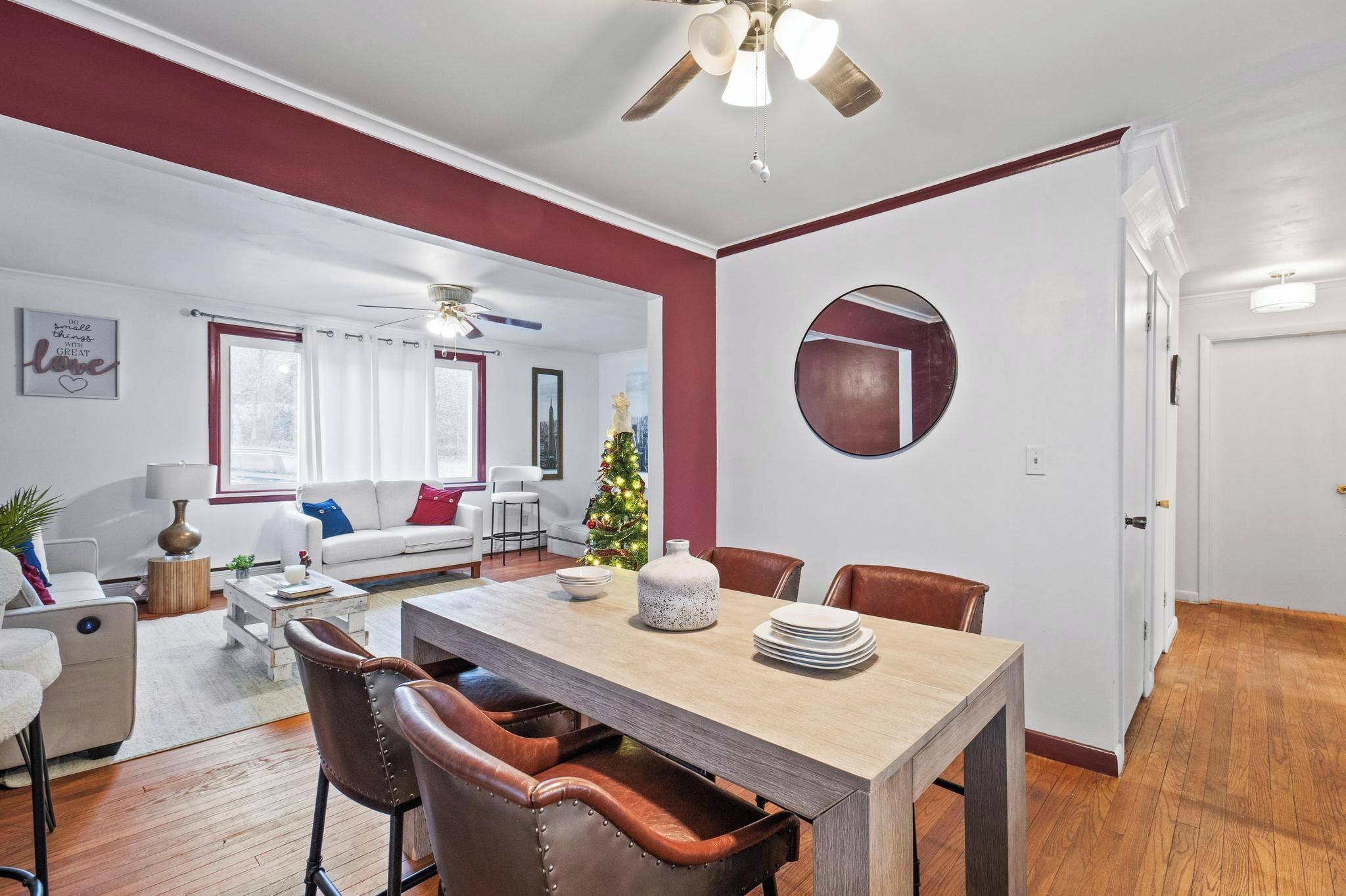 New! "  Fall Season " Open Space Concept & Cozy 2 Bed Ranch - Min From Downtown - Scranton, PA