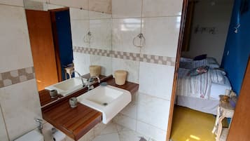 Quarto Triplo Deluxe, lanai (alpendre havaiano) | Casa de banho