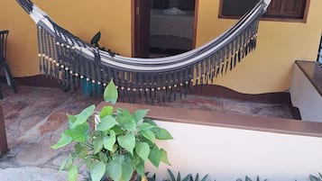 Quarto Triplo Deluxe, lanai (alpendre havaiano) | Minibar, Wi-fi grátis