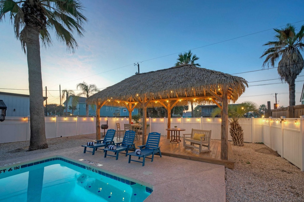 Seaglass Landing Private Pool, Cabana, & Near Port Aransas Beaches - Port Aransas, TX