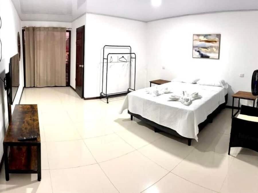 Quarto Comfort, 1 cama de casal, varanda, Vista para a cidade | Wi-fi grátis