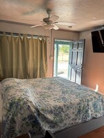 Secretária, secretária adequada para computadores portáteis 