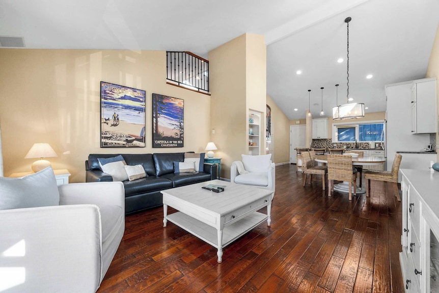 Capitola Village Home - Free Parking & Sleeps 8! - New Brighton State Park, Capitola