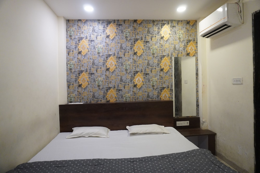 Hotel Shreenath Inn - Indore