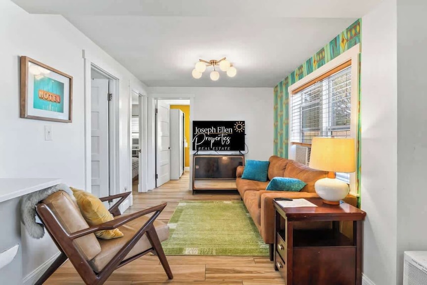 Mid-century Modern Riverside | Team Joseph Ellen - Jacksonville Zoo and Gardens, Jacksonville