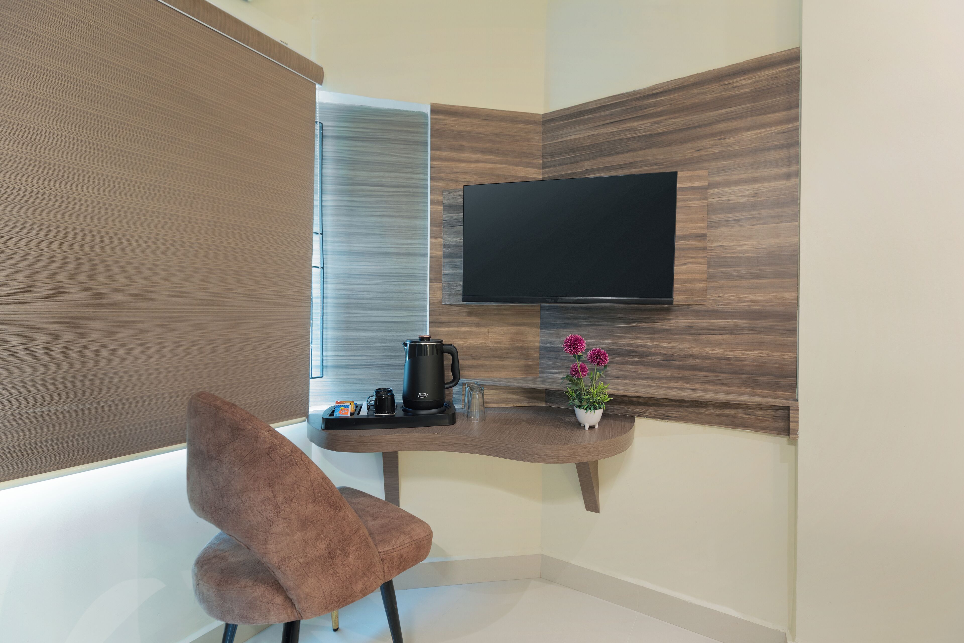 Quarto Duplo Deluxe | Roupa hipoalergénica, secretária, camas desdobráveis, Wi-fi grátis 