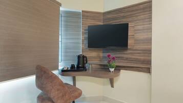 Quarto Duplo Deluxe | Roupa hipoalergénica, secretária, camas desdobráveis, Wi-fi grátis