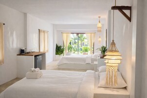 Superior Corner Room | Escrivaninha, Wi-Fi de cortesia, roupa de cama