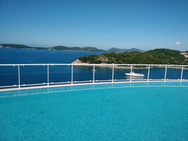 Piscina exterior sazonal 