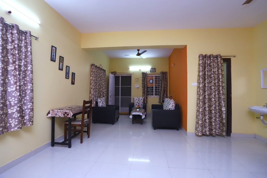 2-bedroom Condo In Secunderabad , Quite, Secured, & Charming Place With Parking - Hyderabad