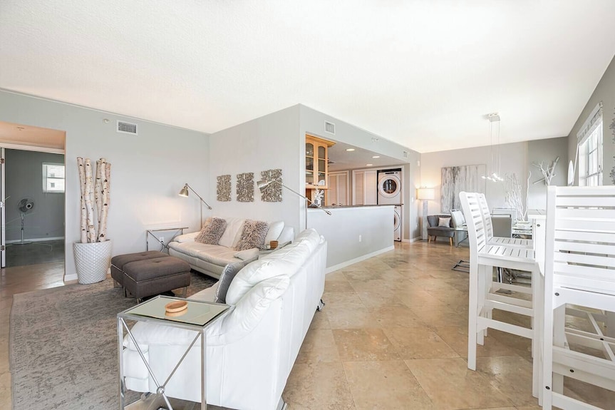 Location! Duo Beachcondo Paradise! Sleeps 14 - Clearwater Beach, FL