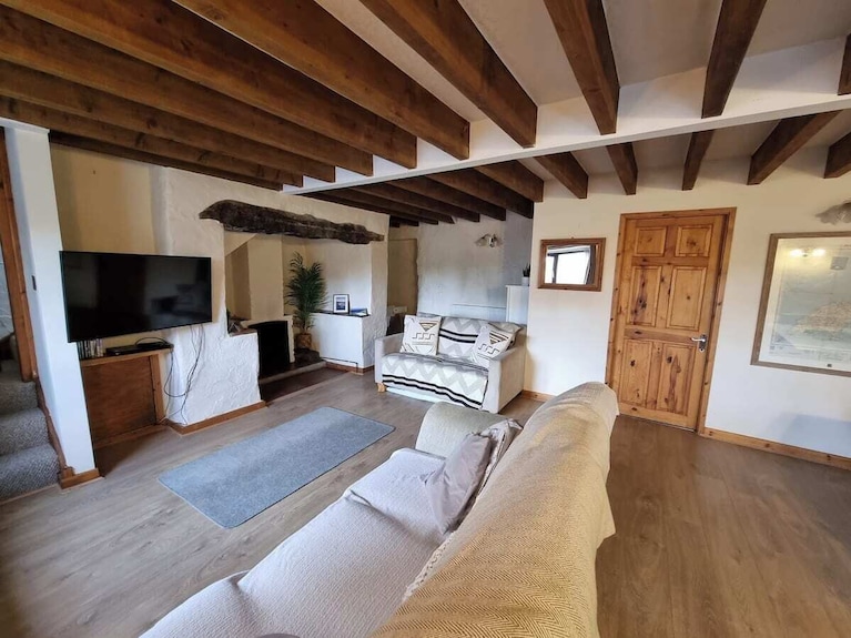 This Cottage Is Located Less Than 1 Mile From Morfa Nefyn Beach, The Ty Coch Pub - 노스 웨일즈