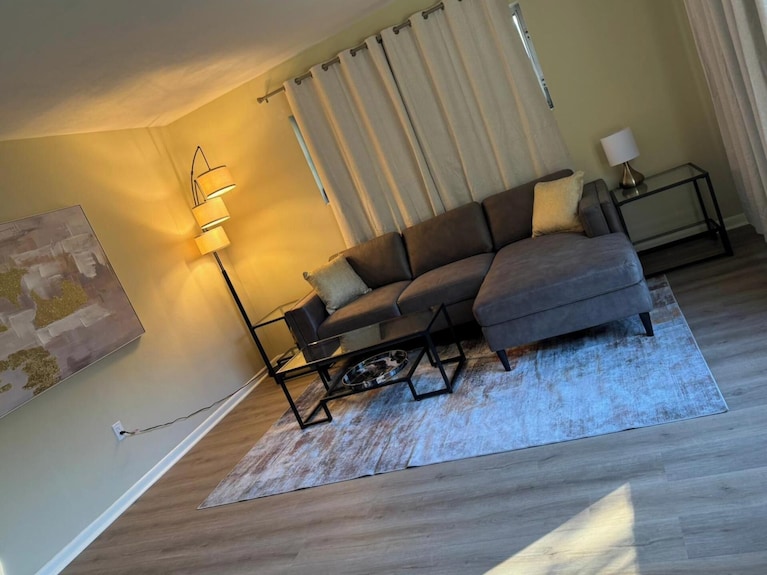 Vintage 2 Bedroom 1.5 Bathroom Condo Lake View - 올랜도