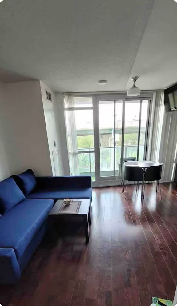 \Nluxury Condo With Cn Tower Views,indoor Pool, Free Parking, Accomodates 4 - 多倫多