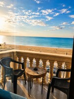 Suite de Luxo, 1 cama king-size e sofá-cama, vista para o mar | Lençóis italianos Frette, roupa de alta qualidade, edredões de penas