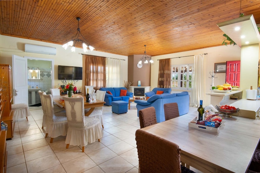Romanatika House - Three Bedroom Villa, Sleeps 6 - Paxi
