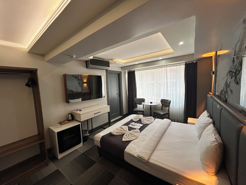 Li̇zboni̇a Otel - Estambul