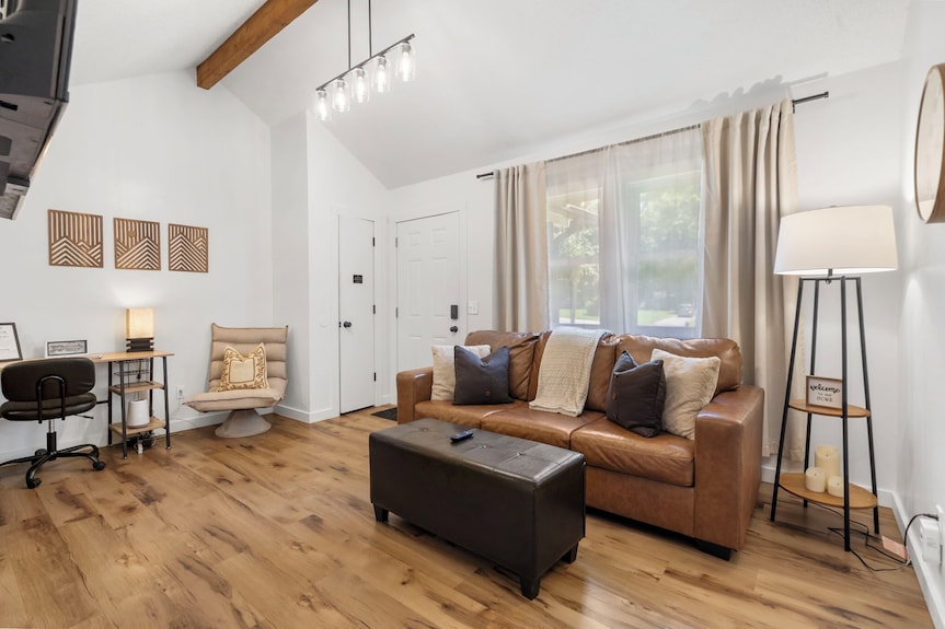 Cozy&quiet Modern Retreat Near Hwy 65 & Cherry St - Fellows Lake, MO