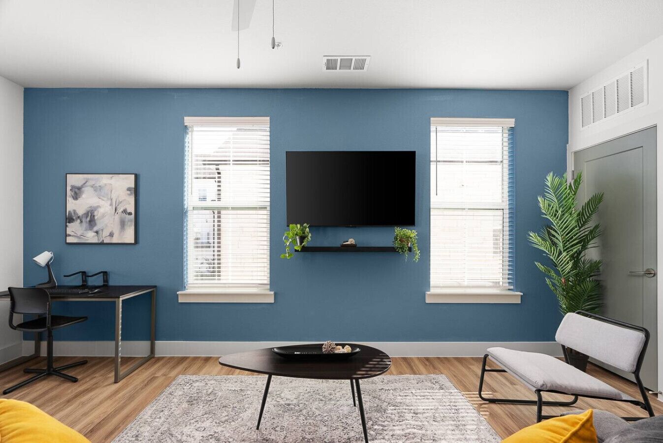 Modern Living:1b/1b Steps From Shops, Dining & Fun - Round Rock, TX