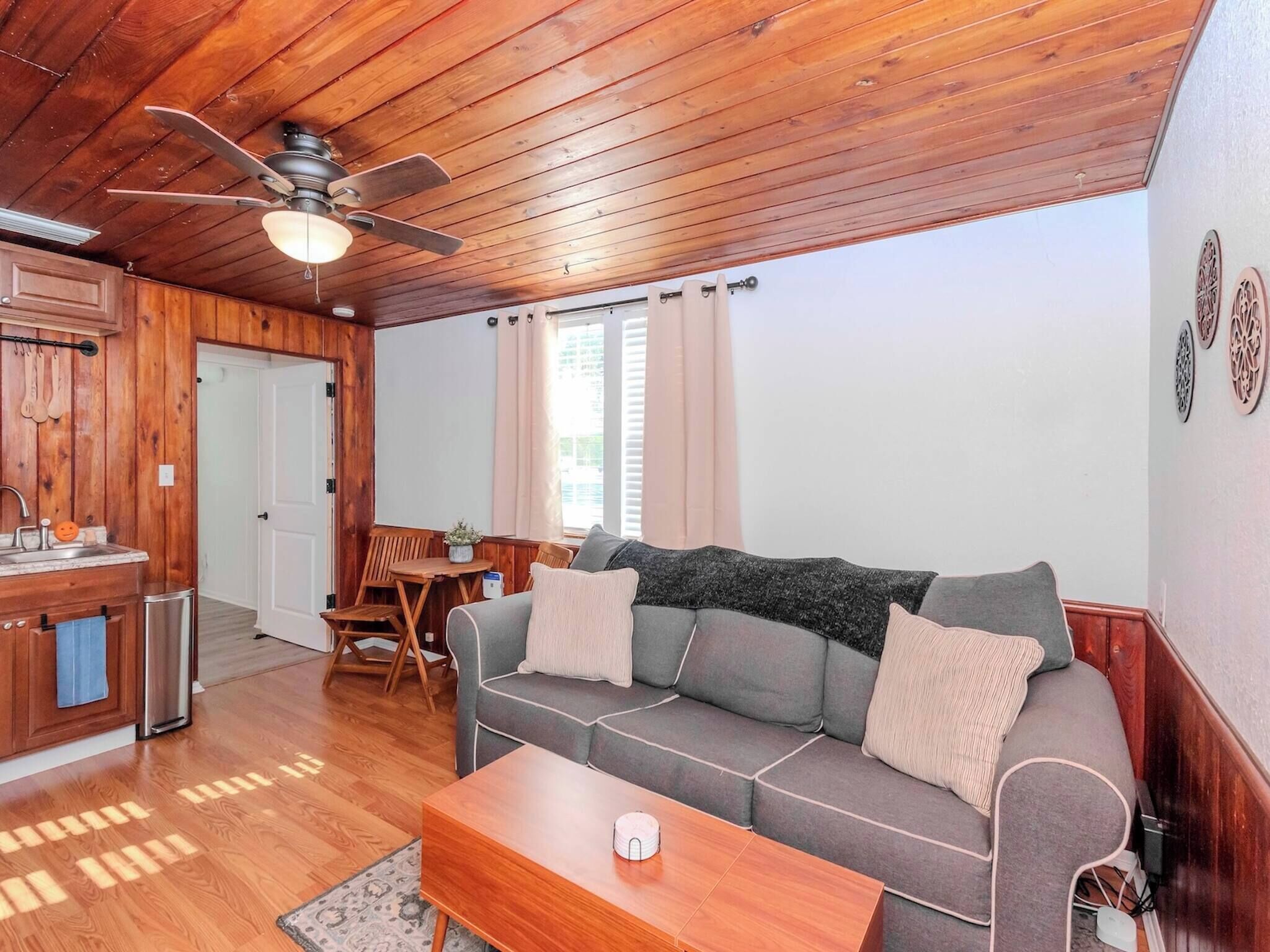 The Little Largo Cabin - 30 Day Minimum Stay - Largo, FL