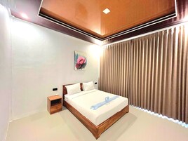 Quarto Duplo | Casa de banho | Um polibã, artigos de higiene pessoal grátis, toalhas fornecidas, sabão 