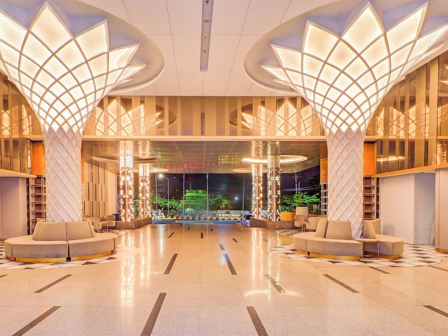 Área de estar no saguão