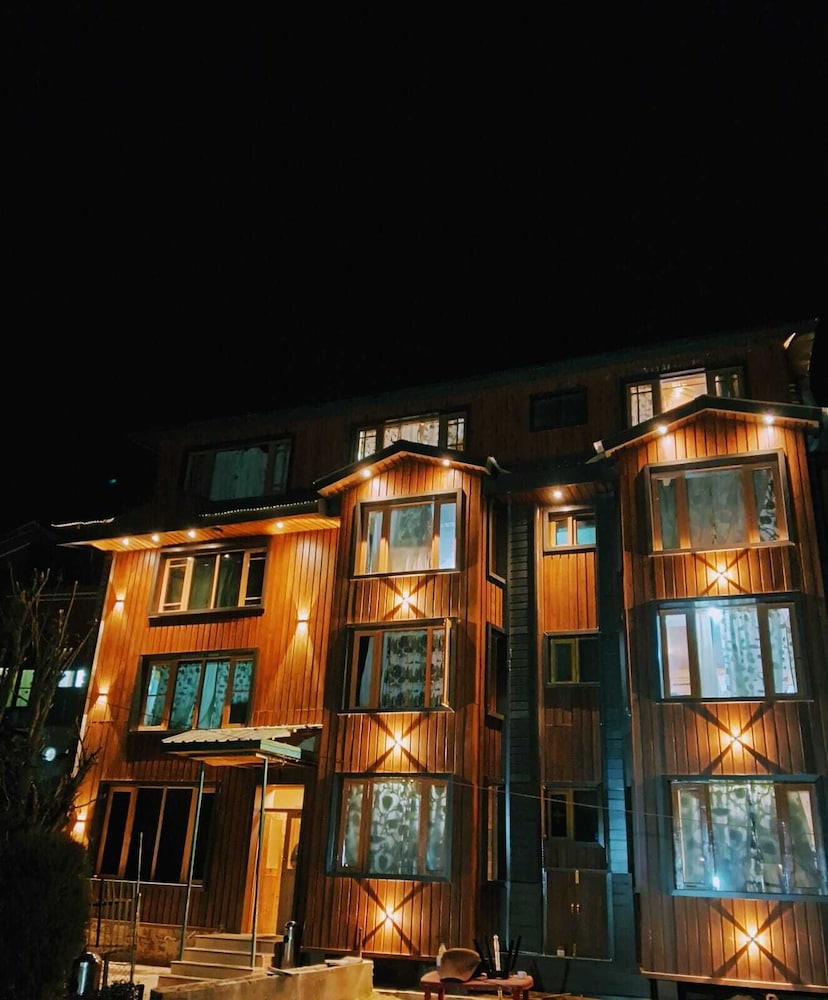Hotel Tourist Palace - Pahalgam