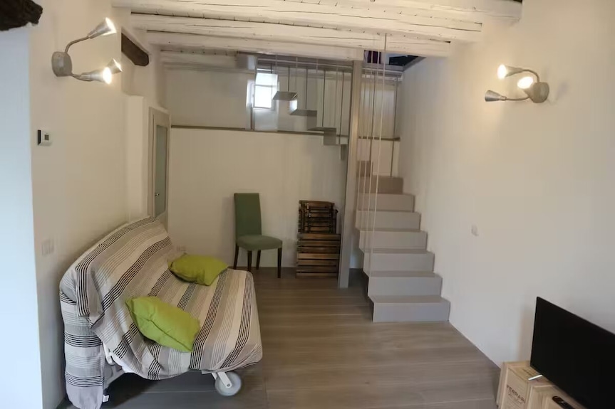 Traditional Piazza Home/balcony/ Private Garden - Cernobbio