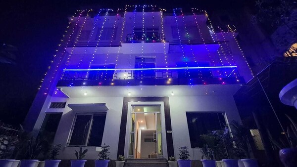 Soooper Hotel - Gurgaon