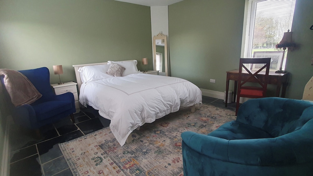 Apartment-sleeps2-parking-garden-patio - Limerick City