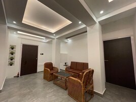 Smart TV de 45 polegadas com canais digitais, serviços de streaming 