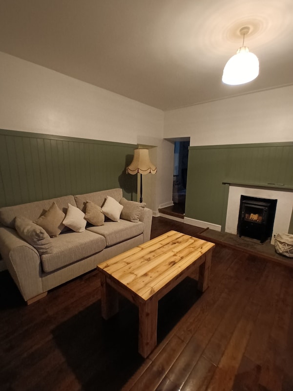 Melbourne Cottage Situated In The Centre Of Pembroke South Wales - Manorbier